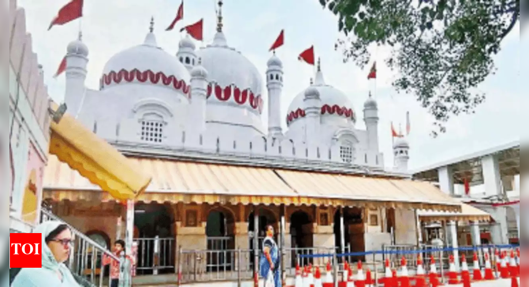 Panchkula Dc: Panchkula Dc Conducts Surprise Check At Mansa Devi Temple ...