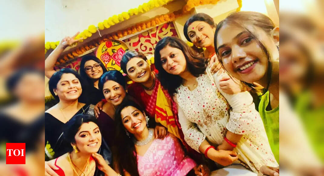 Bride-to-be Sudipta Banerjee's 'Sohag Jol' co-stars host 'aaiburobhaat ...