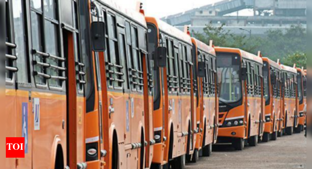330 buses to go off roads in Delhi as cluster contract lapses | Delhi ...