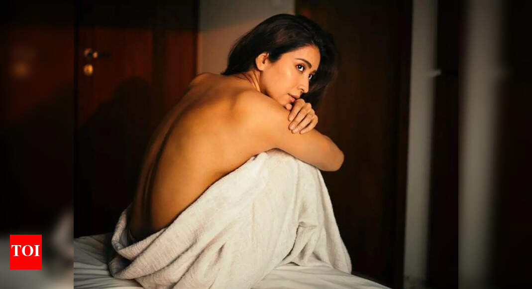 Asha Negi trolled for posting backless photos asking for 'breakfast in bed'; netizen tells her ...