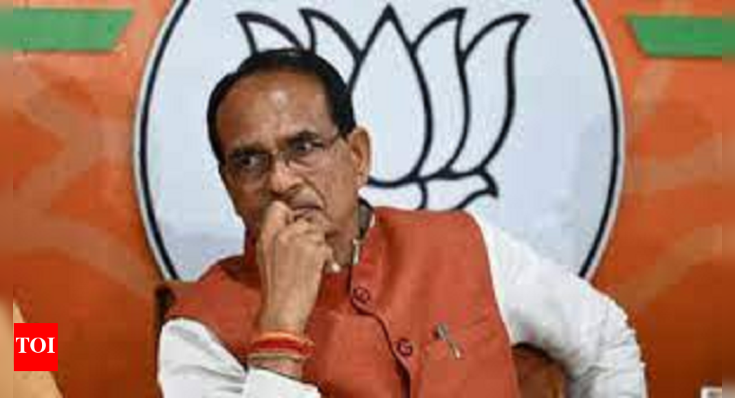 Digvijaya: Shivraj Hits Back At Digvijaya, Says Scindia Is Not A ...