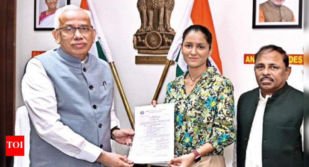 Naina: At 22 years, table tennis ace Naina Jaiswal youngest to receive PhD | Vijayawada News ...