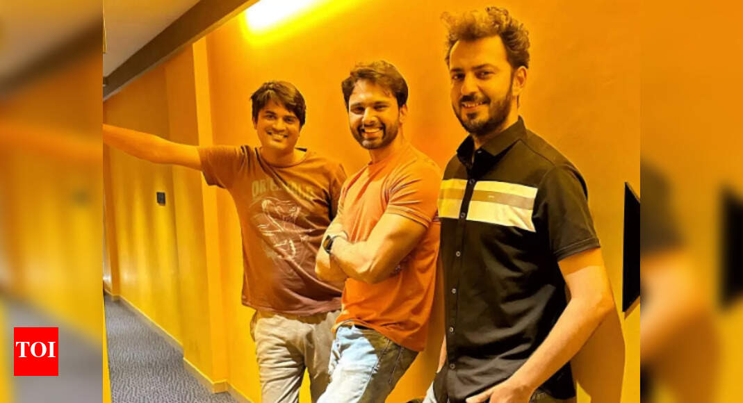 Dhwani Gautam records the song 'Kaun Mari Tu' with Meet Jain and Rahul Munjariya, see pic ...