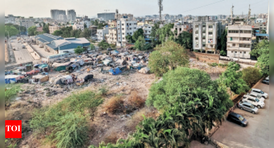 How did an illegal slum come up on prime PMRDA land? | Pune News ...