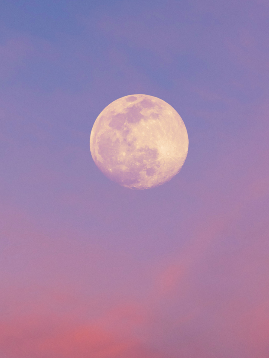 How will the ‘Void Moon’ affect the 12 zodiac signs? | Times of India