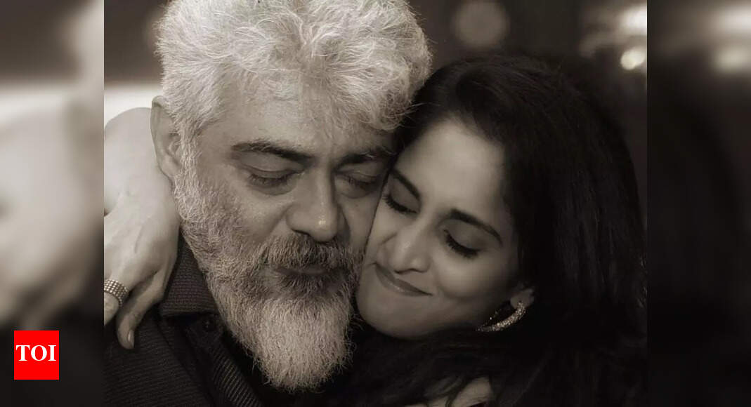 Shalini shares an unseen click with her husband Ajith on their wedding ...