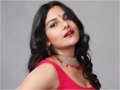 Hema Sharma shares her experience working with Randeep Hooda in 'Inspector Avinash' - Times of India