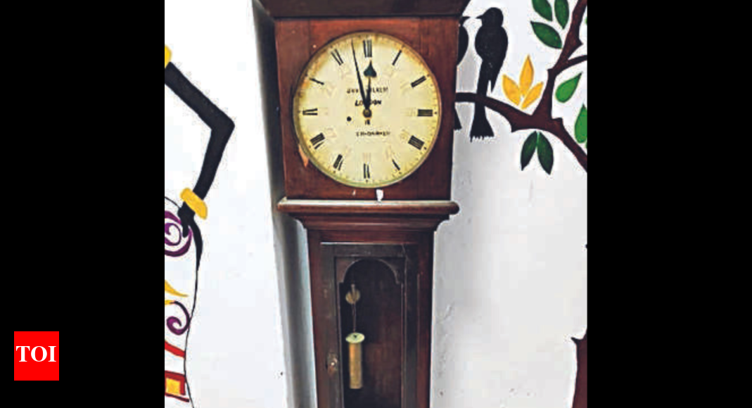 Bihar: Clock culture of British era still in vogue in railways | Patna ...