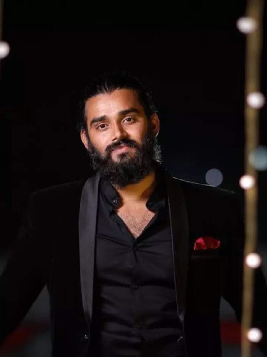 Top-notch looks of Antarpata actor Chandan Gowda | Times of India