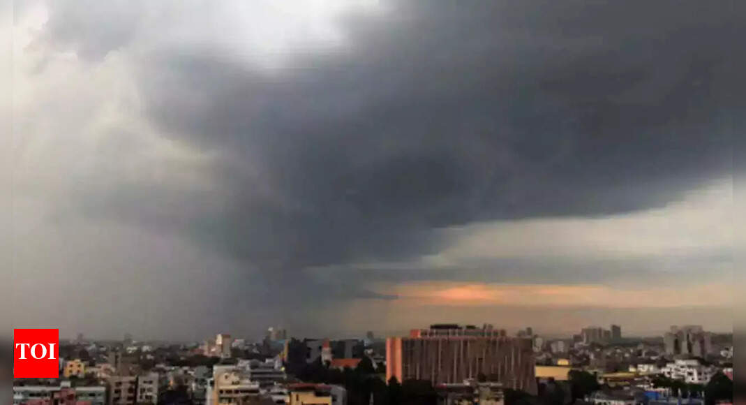 Kolkata weather: Met spies partly cloudy sky, thunderstorm | Kolkata News - Times of India