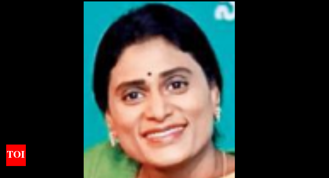 YS Sharmila Reddy jumps to Suneetha Reddy's defence | Visakhapatnam ...