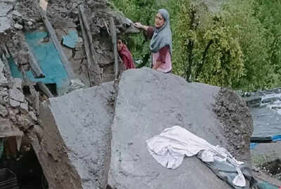 Teen killed as huge boulder falls on house in Jammu-Kashmir's Kishtwar | Jammu News - Times of India