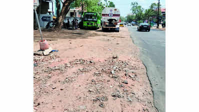 Guard Stones On Shoulders Of Roads To Curb Illegal Parking | Kochi News ...