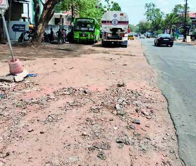 Guard Stones On Shoulders Of Roads To Curb Illegal Parking | Kochi News ...