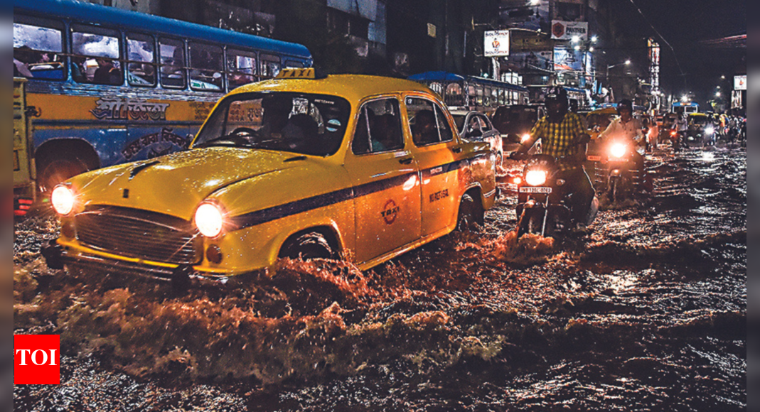 Rain & Wind Hit Flight Ops, Uproot Trees, Flooding Slows Down Traffic | Kolkata News - Times of ...