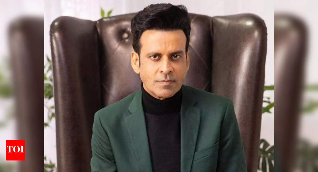 Manoj Bajpayee shares rare family pic with wife Shabana and daughter ...