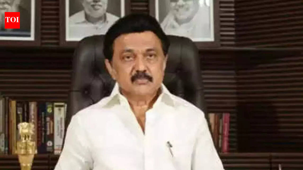 Delhi: TN CM MK Stalin arrives at TN Bhavan, to meet President Murmu later