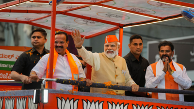 Modi: PM Modi takes out mega roadshow in Bengaluru | Karnataka Election News - Times of India