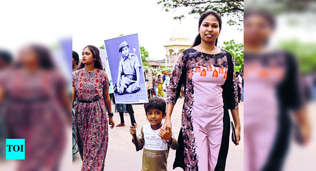 Namo Makes Waves During Mys Roadshow | Mysuru News - Times of India