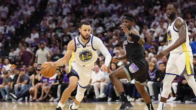 NBA: Curry shatters record in Warriors victory, Butler hurt in Heat win ...
