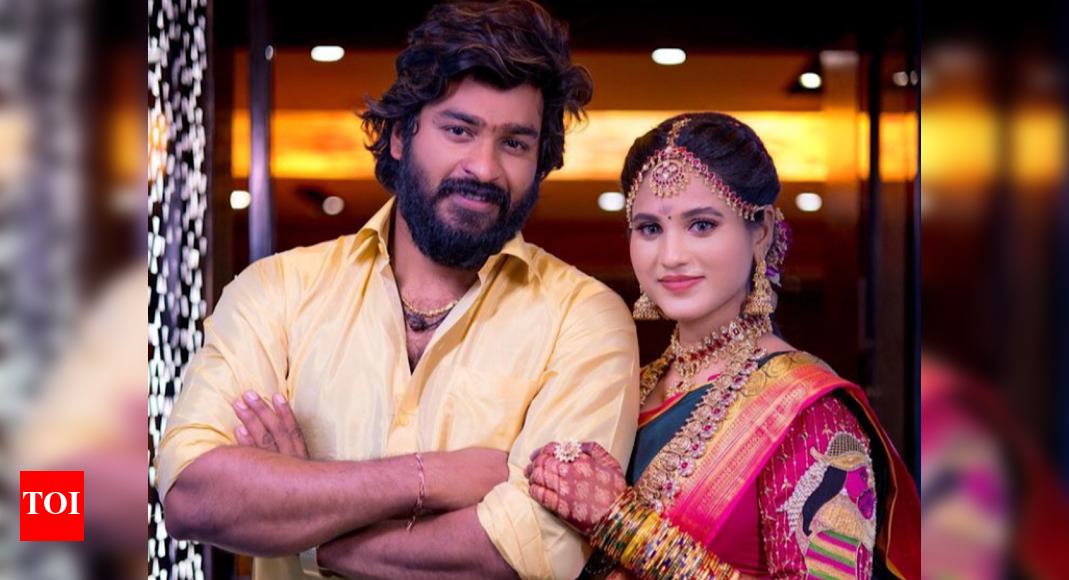 TV couple Navin Kumar and Kanmani Sekar blessed with a baby girl - Times of India