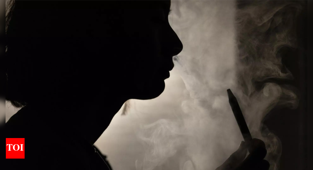 Australian government cracks down on smoking and vaping - Times of India