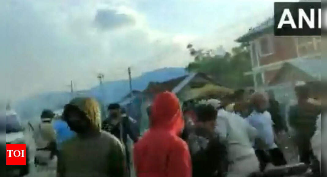 Manipur Violence live: Curfew in eight districts of Manipur, mobile ...