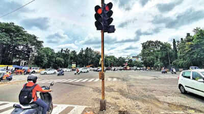 Seeing red: How can Pune improve its traffic signals? | Pune News ...