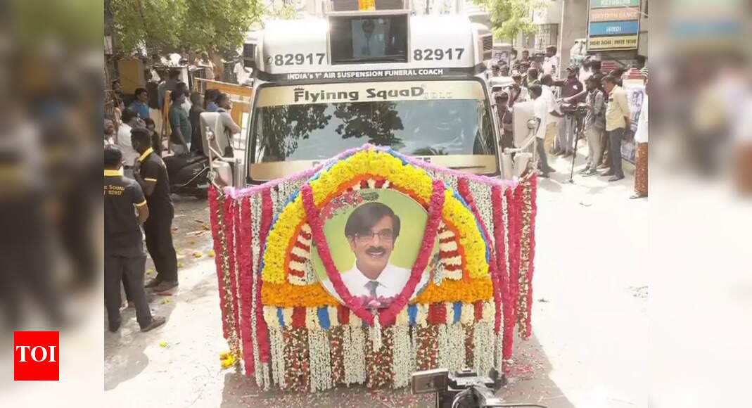 Kovai Sarala, Soundararaja, Ravi Varmya, and others attend Manobala's ...
