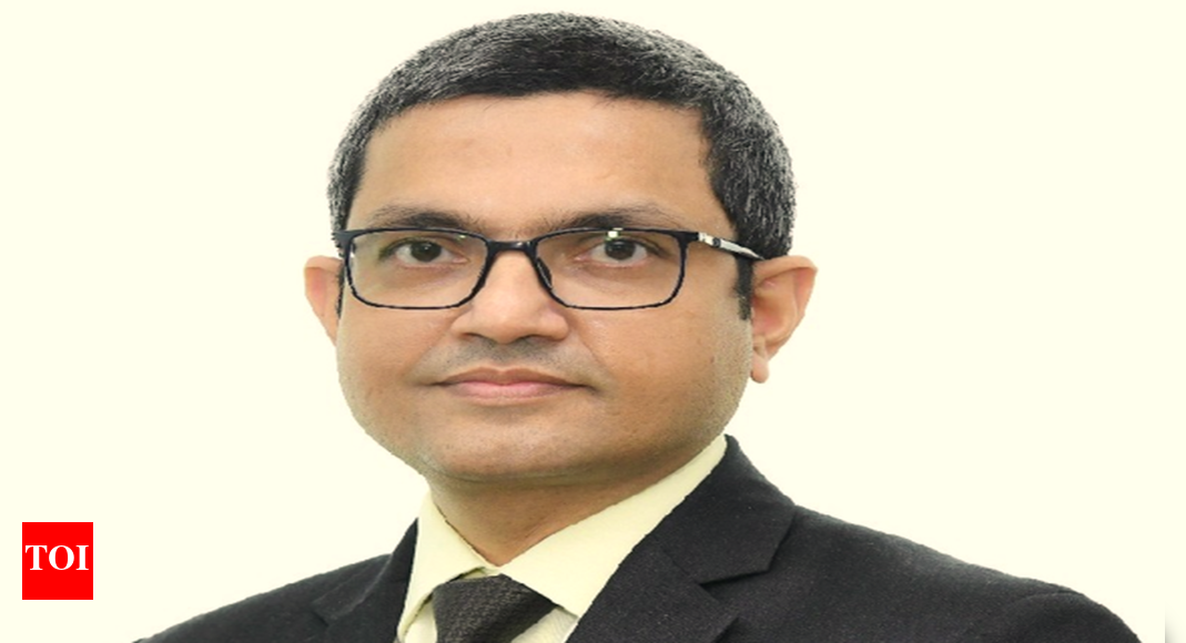 Ashutosh Choudhury assumes office as Indian Bank executive director ...