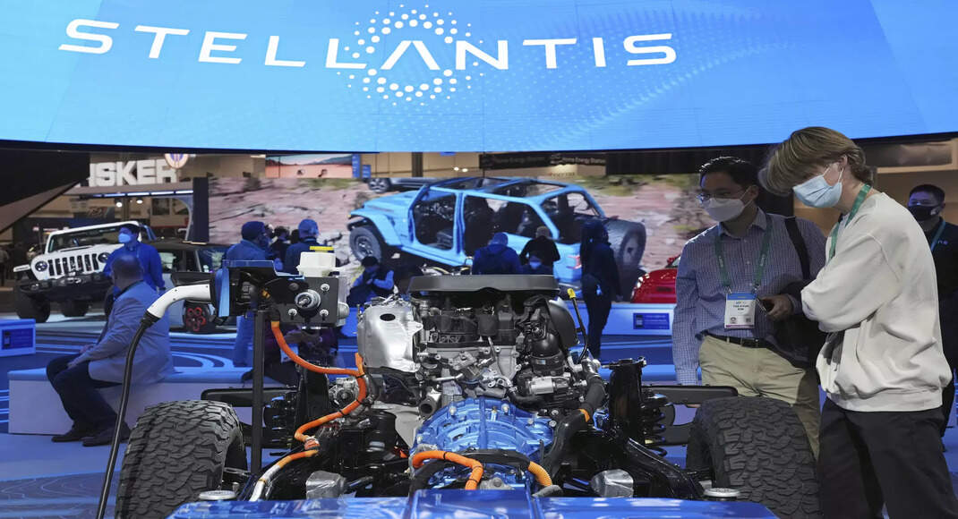 EV batteries will have to be 50% lighter in future, Stellantis tech chief says | TOI Auto