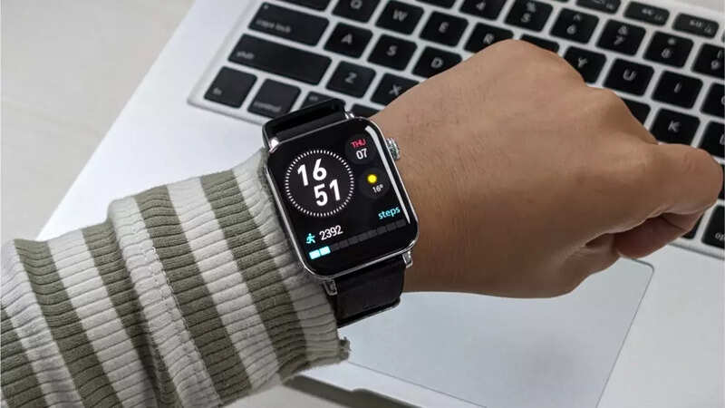 Croma: Croma Velocity AM smartwatch: Quick Review