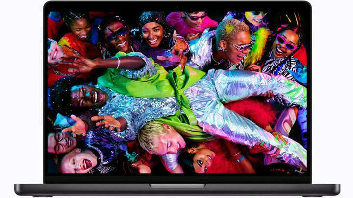 Apple OLED MacBook Pro Inches Closer As Samsung Crosses 90 Per Cent Yield