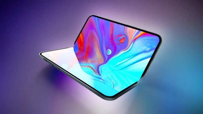 Apple’s Foldable iPhone Surfaces in iOS 27 Code Ahead of a September Launch