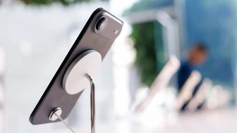 Apple isn't giving up on thin phones: Second-generation iPhone Air ...