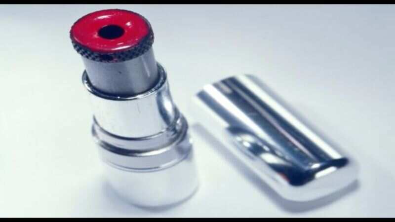 Poison Lipstick Spy | Lipstutorial.org