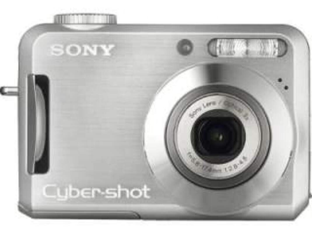Sony CyberShot DSC-S700 Point & Shoot Camera: Price, Full ...