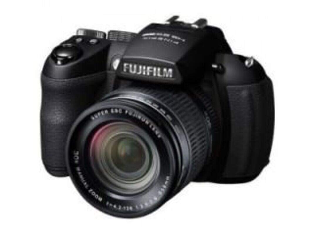 Compare Fujifilm FinePix HS25EXR Bridge Camera vs Fujifilm FinePix ...