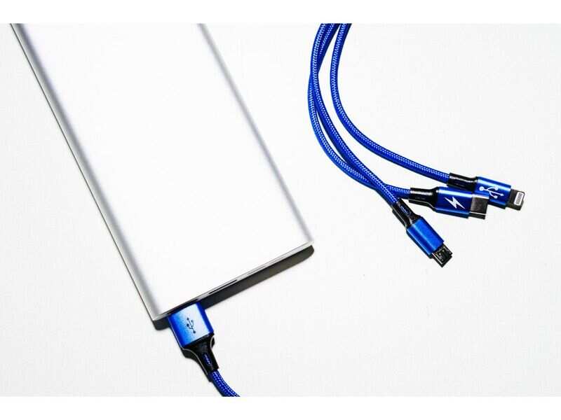 4 power banks with dual charging ports