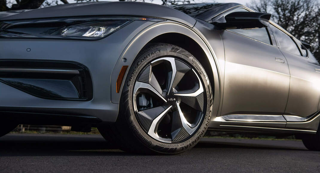 Kia EV6: Massive wheels! | TOI AUTO