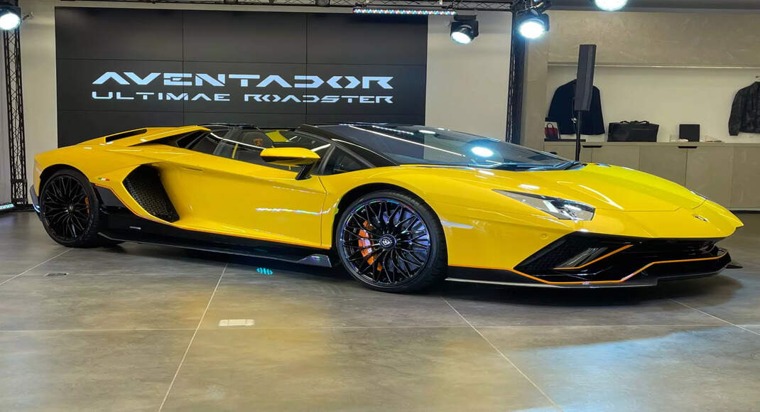 Lamborghini's last V12 hurrah: Aventador Ultimae Roadster launched in ...