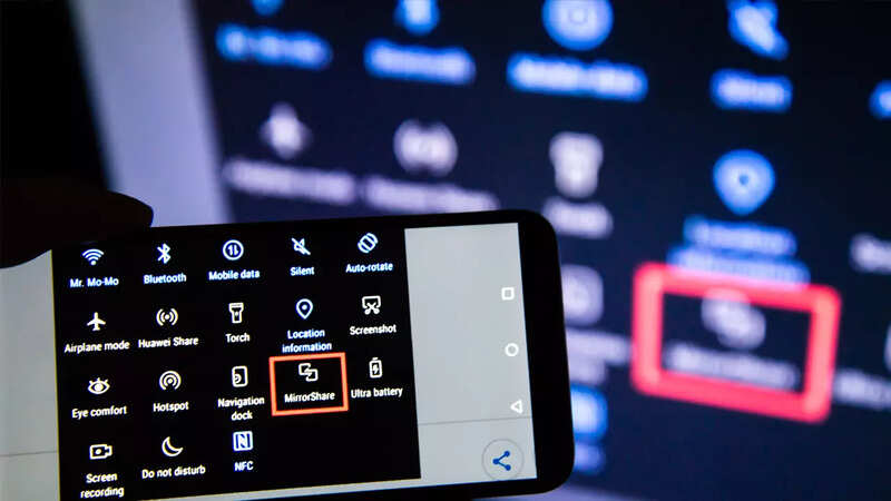 Learn How To Mirror Screen To TV : Wired and wireless screen mirroring ...