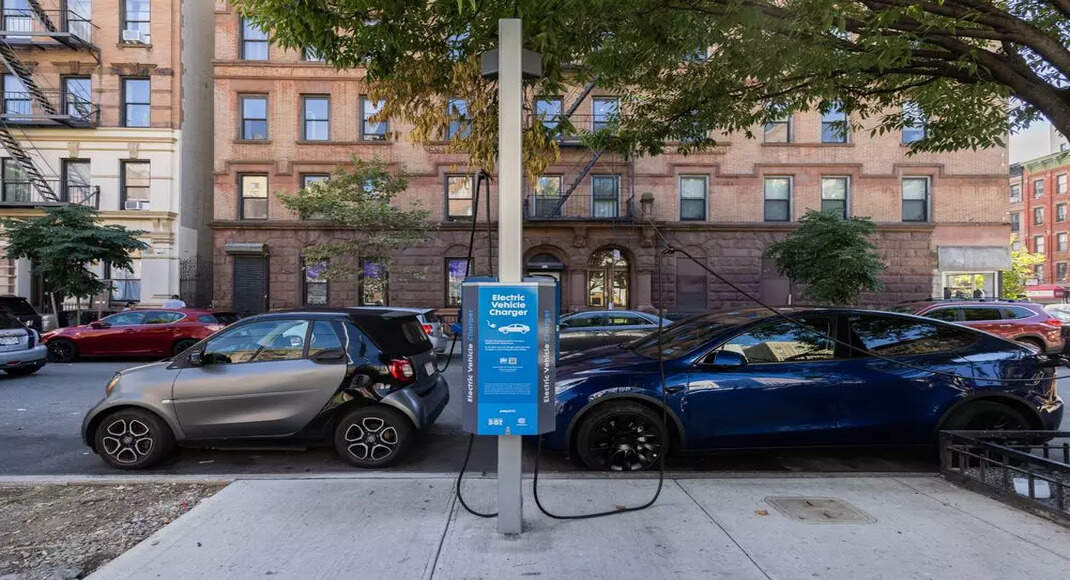 Manhattan’s EV-Charging Sites Now Outnumber Gas Stations 10 to 1 | TOI Auto
