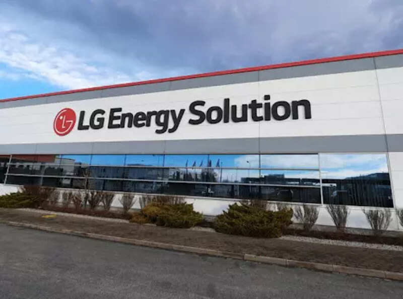 LG Energy swings to profit on strong EV battery demand