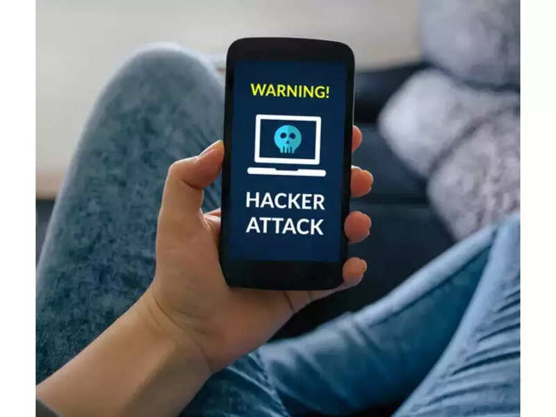 How will I come to know if my phone is hacked?