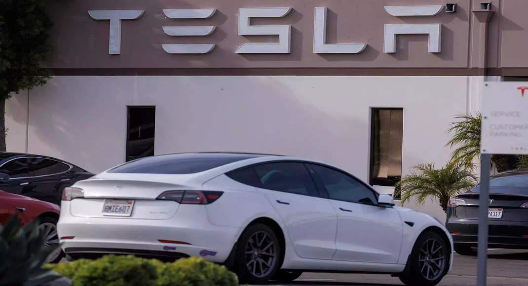 Tesla video promoting self-driving was staged, engineer testifies | TOI ...