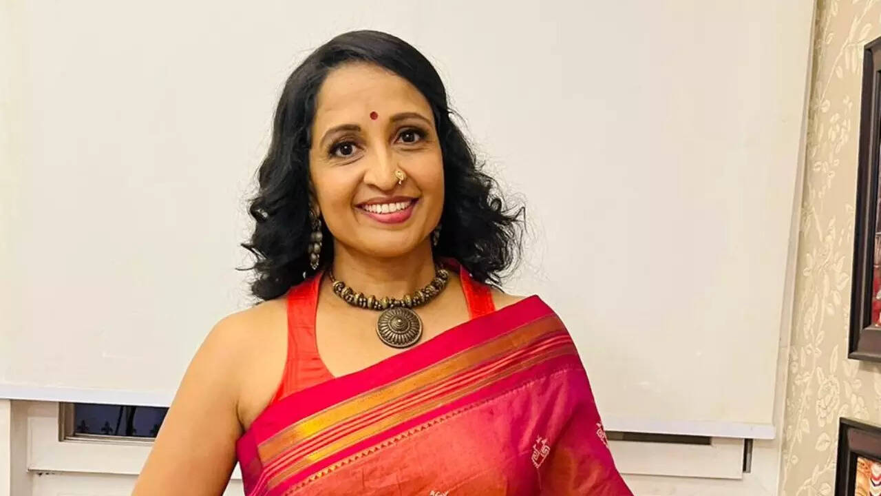 Yamuna Serial Actress మౌనపోరాటం'