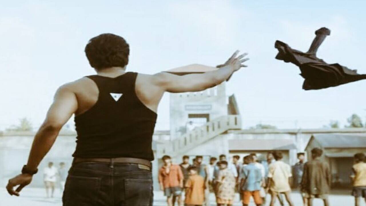 Vijay Six Pack Body In Thuppaki
