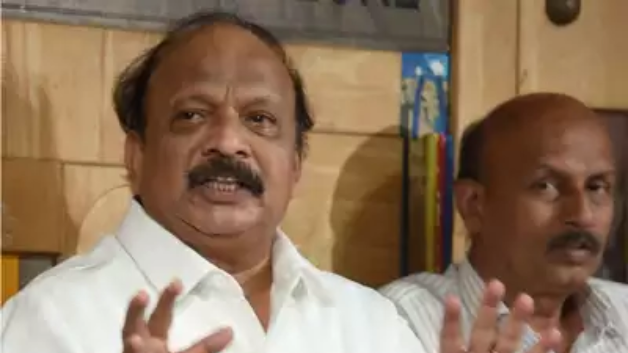 Gopalakrishna Bhat's Instagram, Twitter & Facebook on IDCrawl