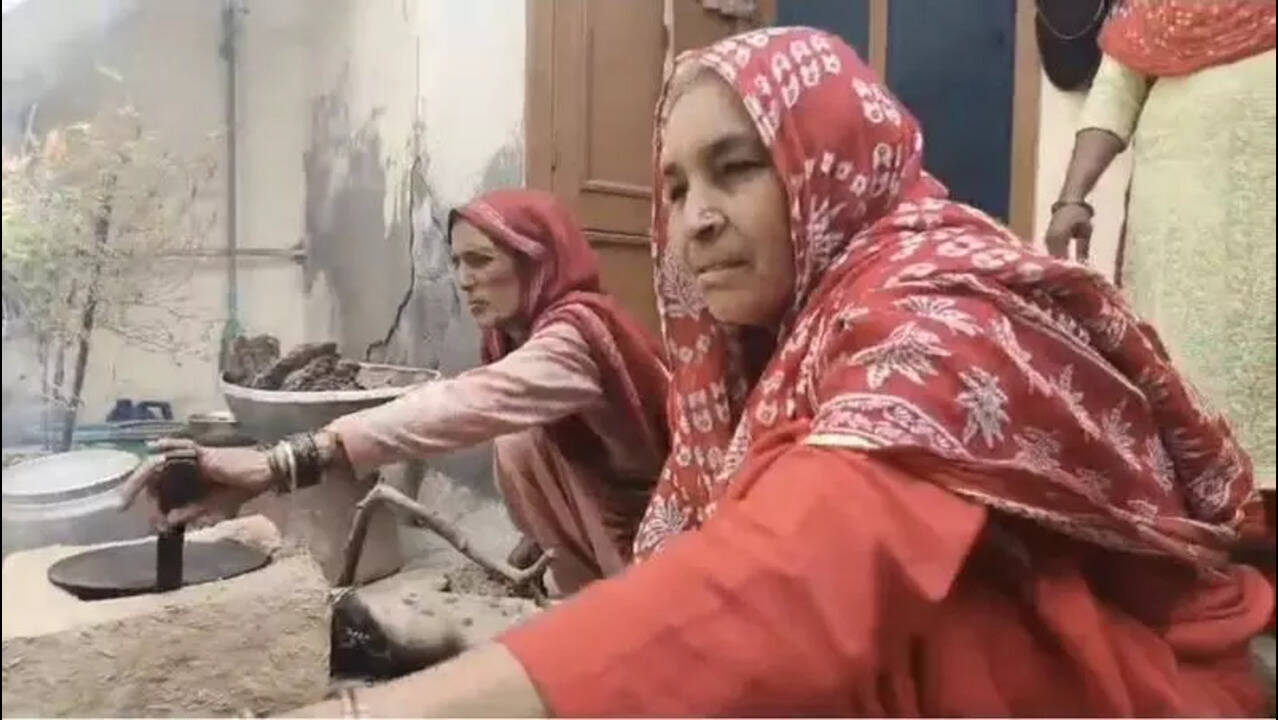 Middle East conflict disrupts Sikh tradition of offering siropas | News ...